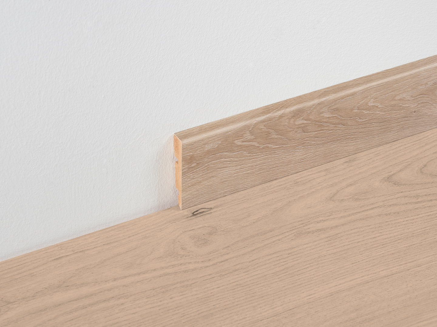 SOKKELLIST BLOOM NATUR 2,4M - Byggmakker