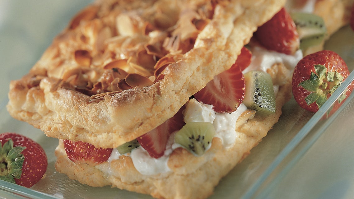 Kevyt Britatorttu | Makeat leivonnaiset | Reseptit – K-Ruoka