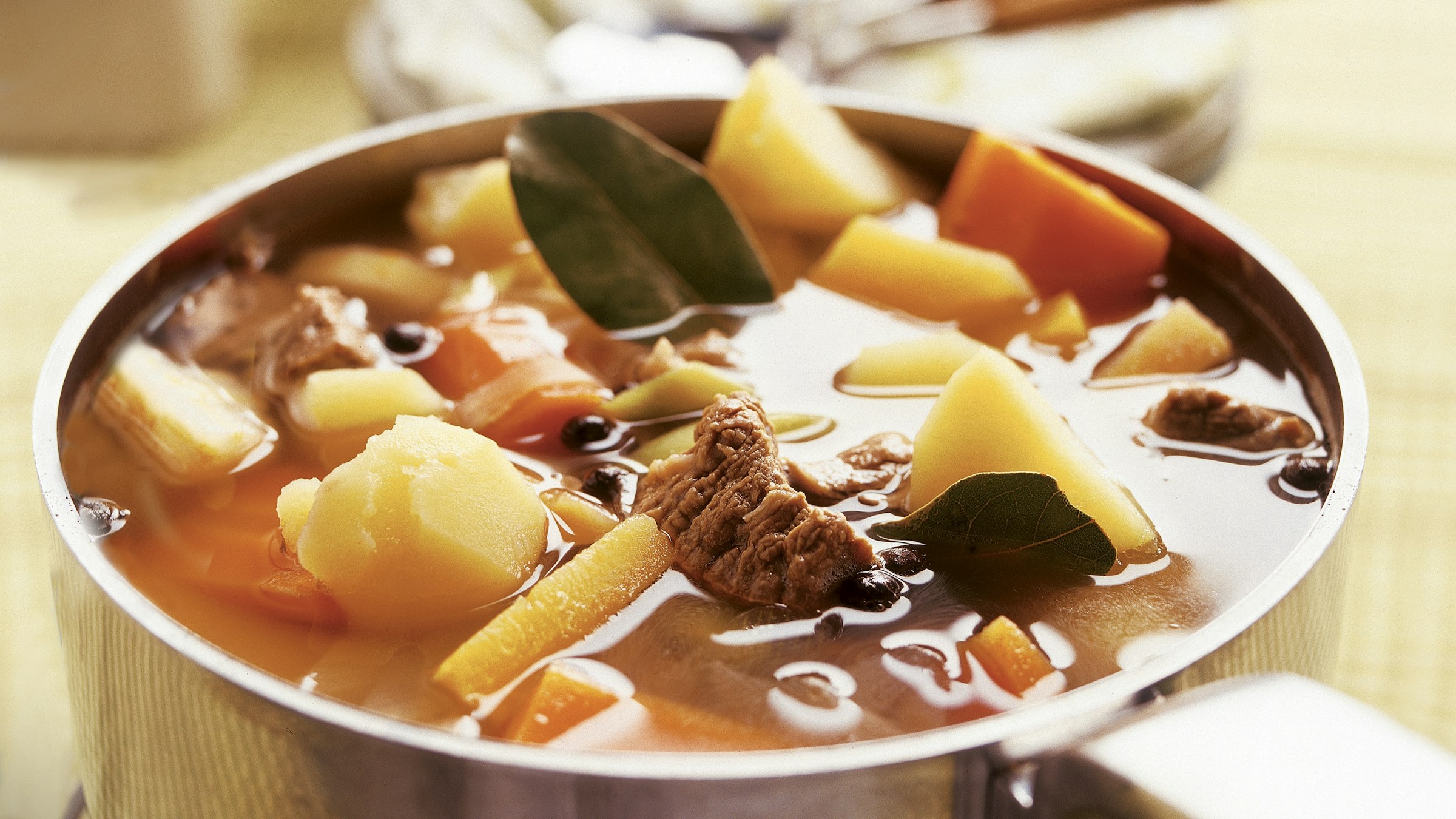 Perinteinen lihakeitto | Pääruoat | Reseptit – K-Ruoka