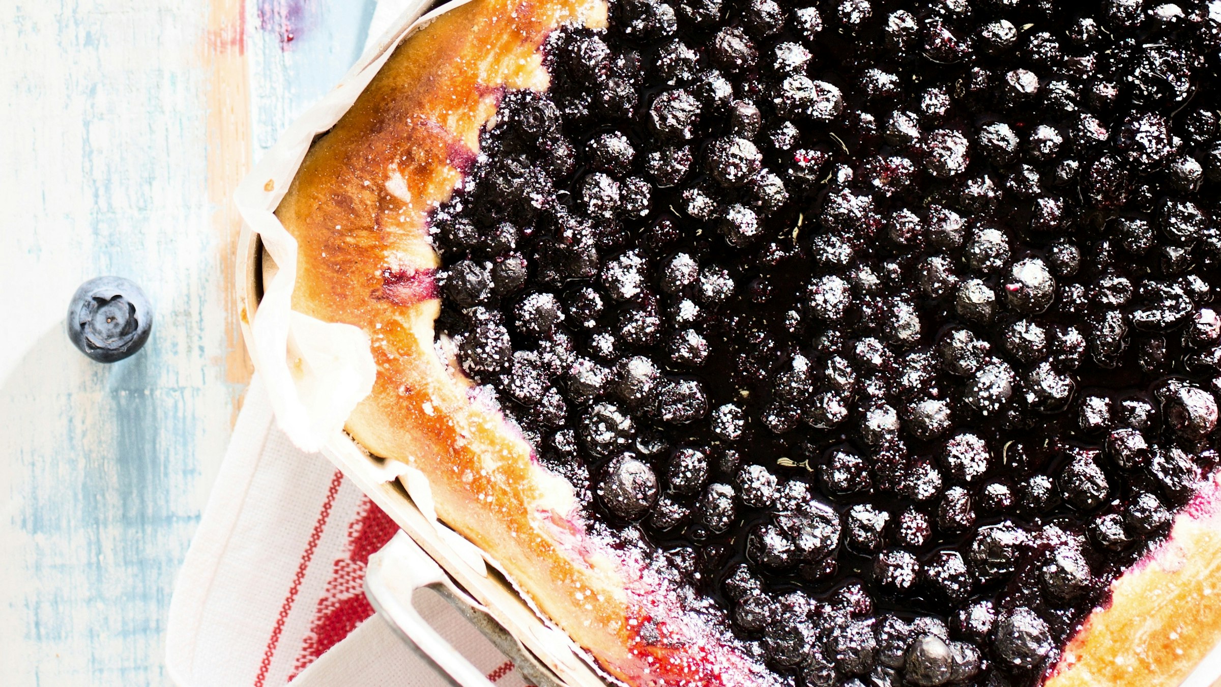 Mustikkapiirakka pullataikinasta | Makeat leivonnaiset | Reseptit – K-Ruoka