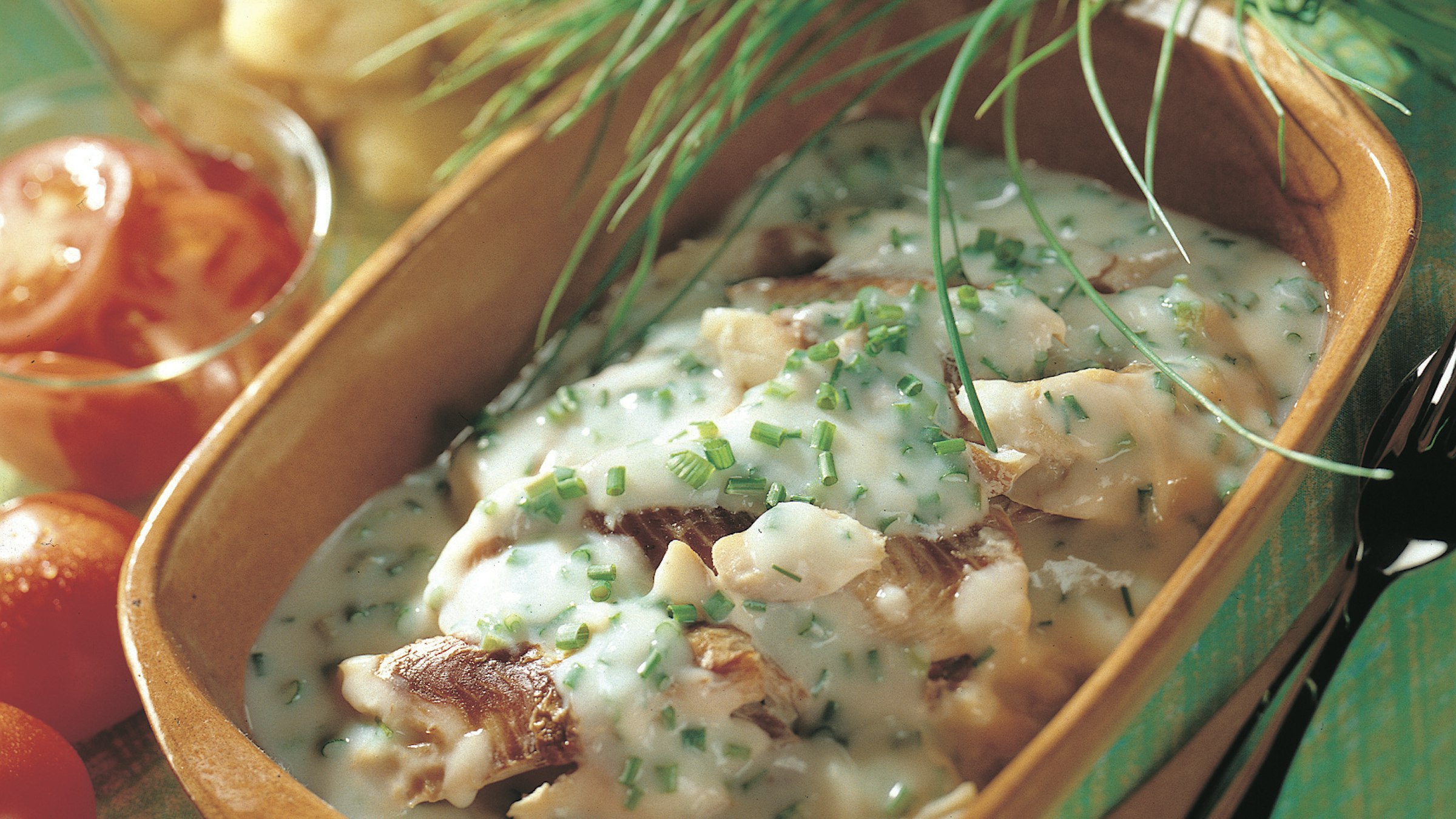 Lämmin savukala ja ruohosipulikastike | Sesonki | Reseptit | K-Ruoka