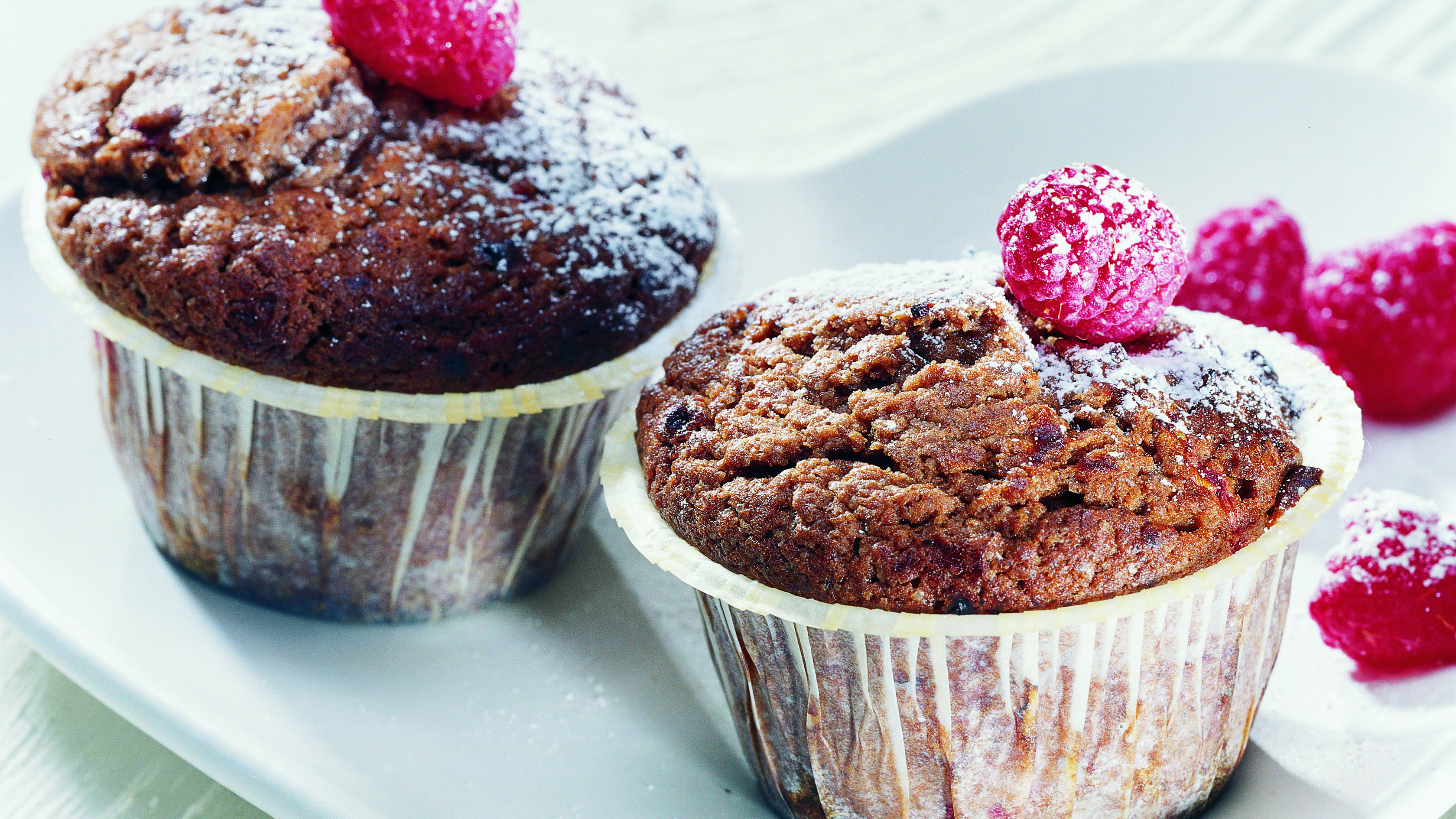 Vadelma-suklaamuffinit | Makeat leivonnaiset | Reseptit – K-Ruoka