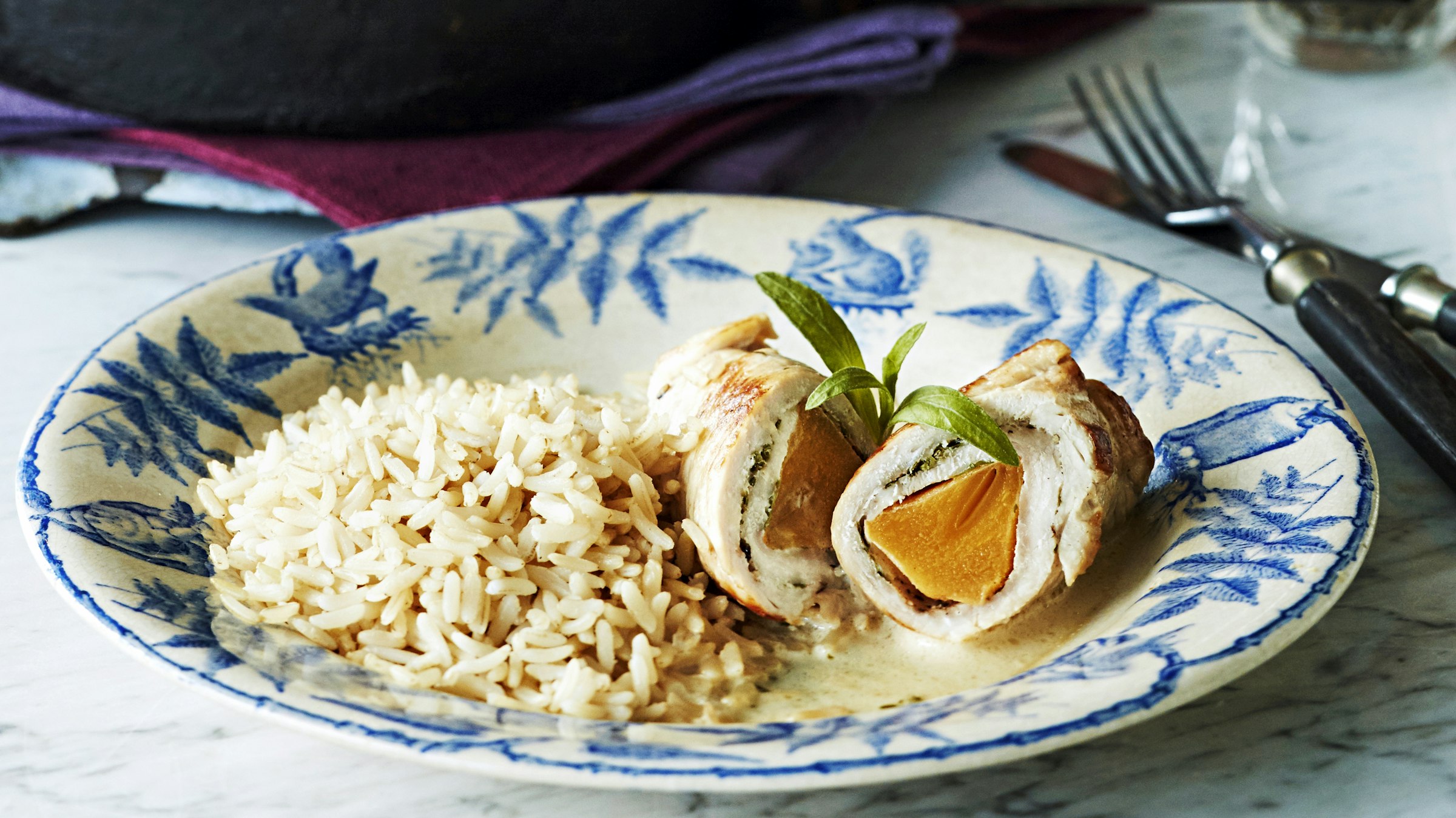 Kalkkunarullat rakuunakastikkeessa | Pääruoat | Reseptit | K-Ruoka