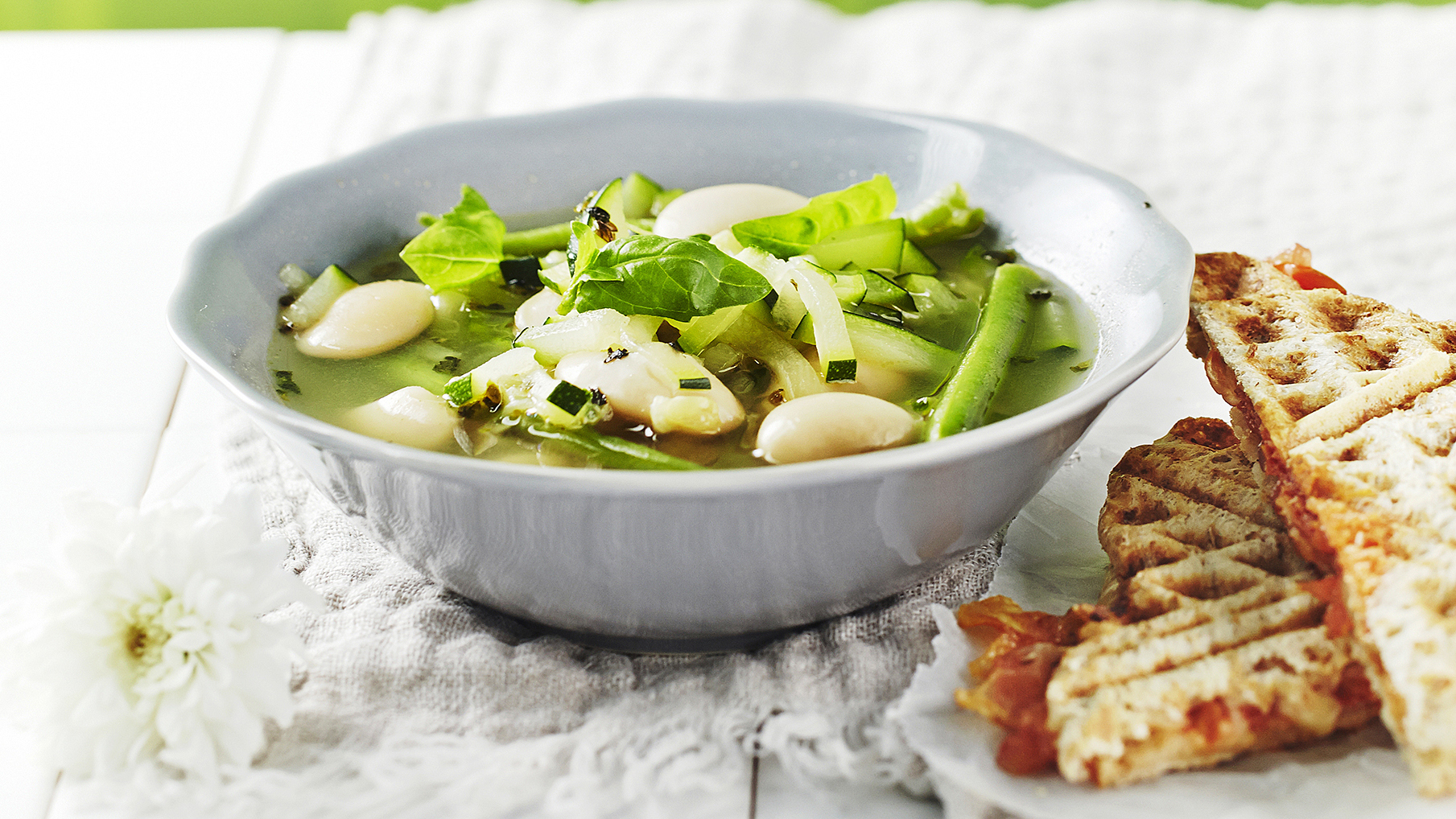 Papukeitto ja juusto-chorizotoastit | Reseptit | K-Ruoka