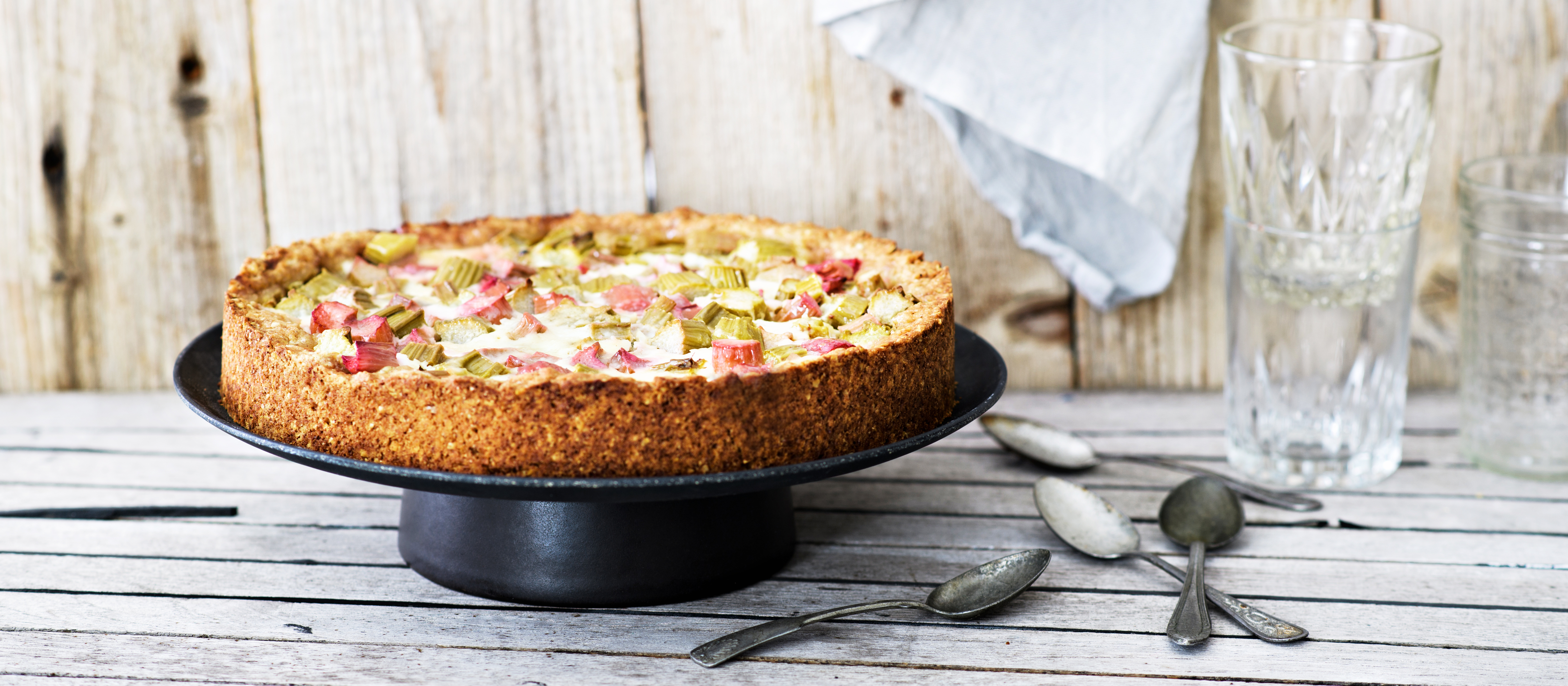 Helppo raparperipiirakka | Reseptit | K-Ruoka