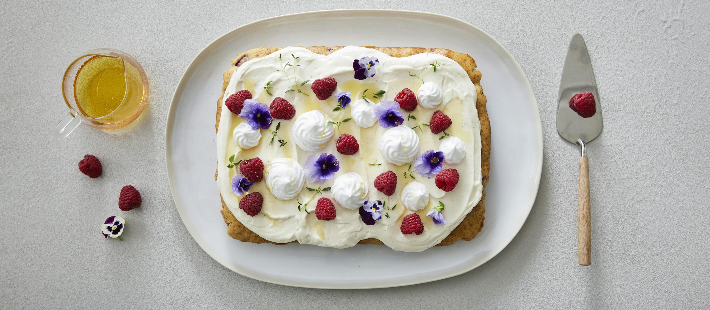 Helppo vadelmalevykakku | Sesonki | Reseptit | K-Ruoka