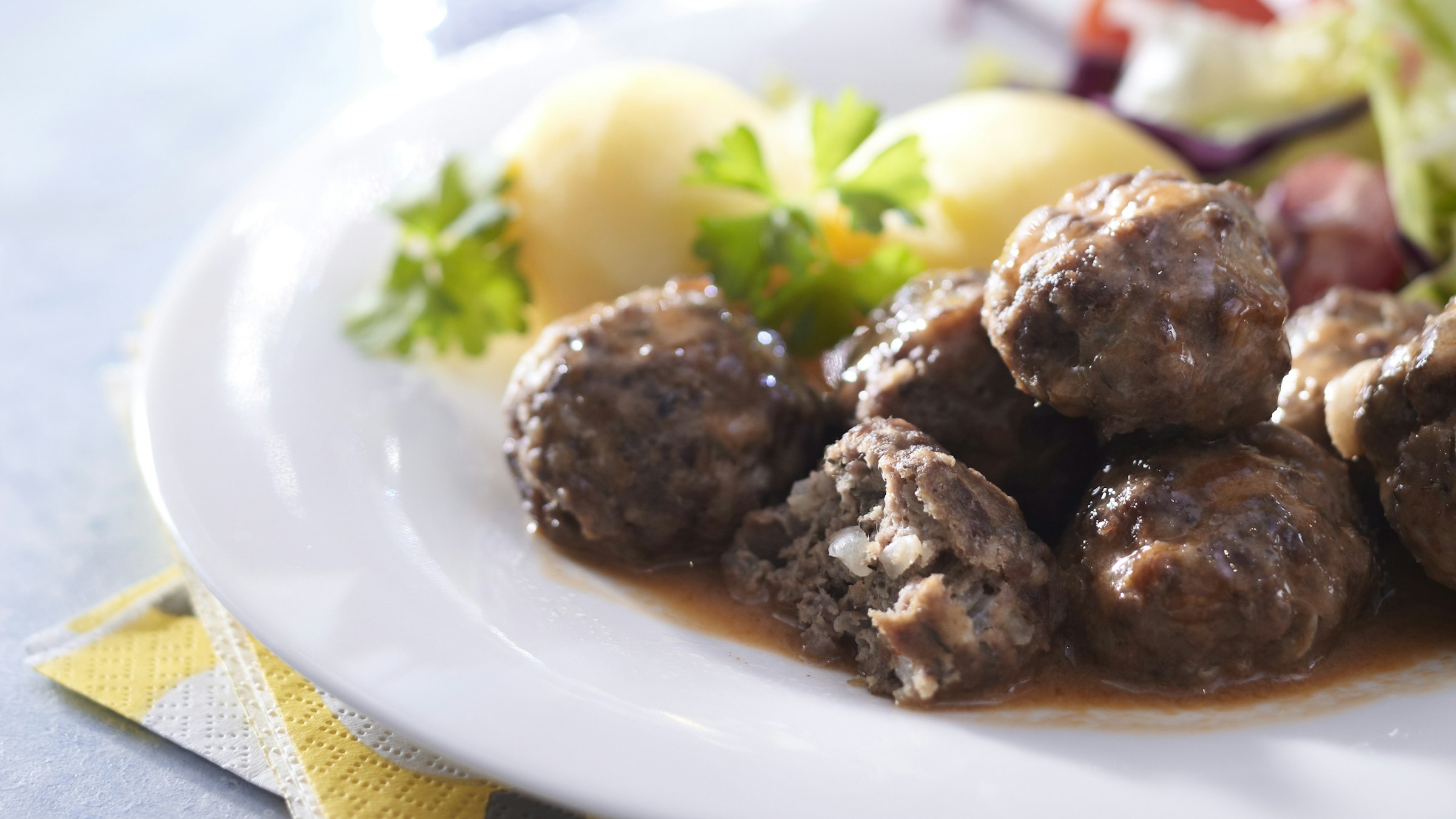 Lihapullat ja helppo kastike | Makuja maailmalta | Reseptit | K-Ruoka
