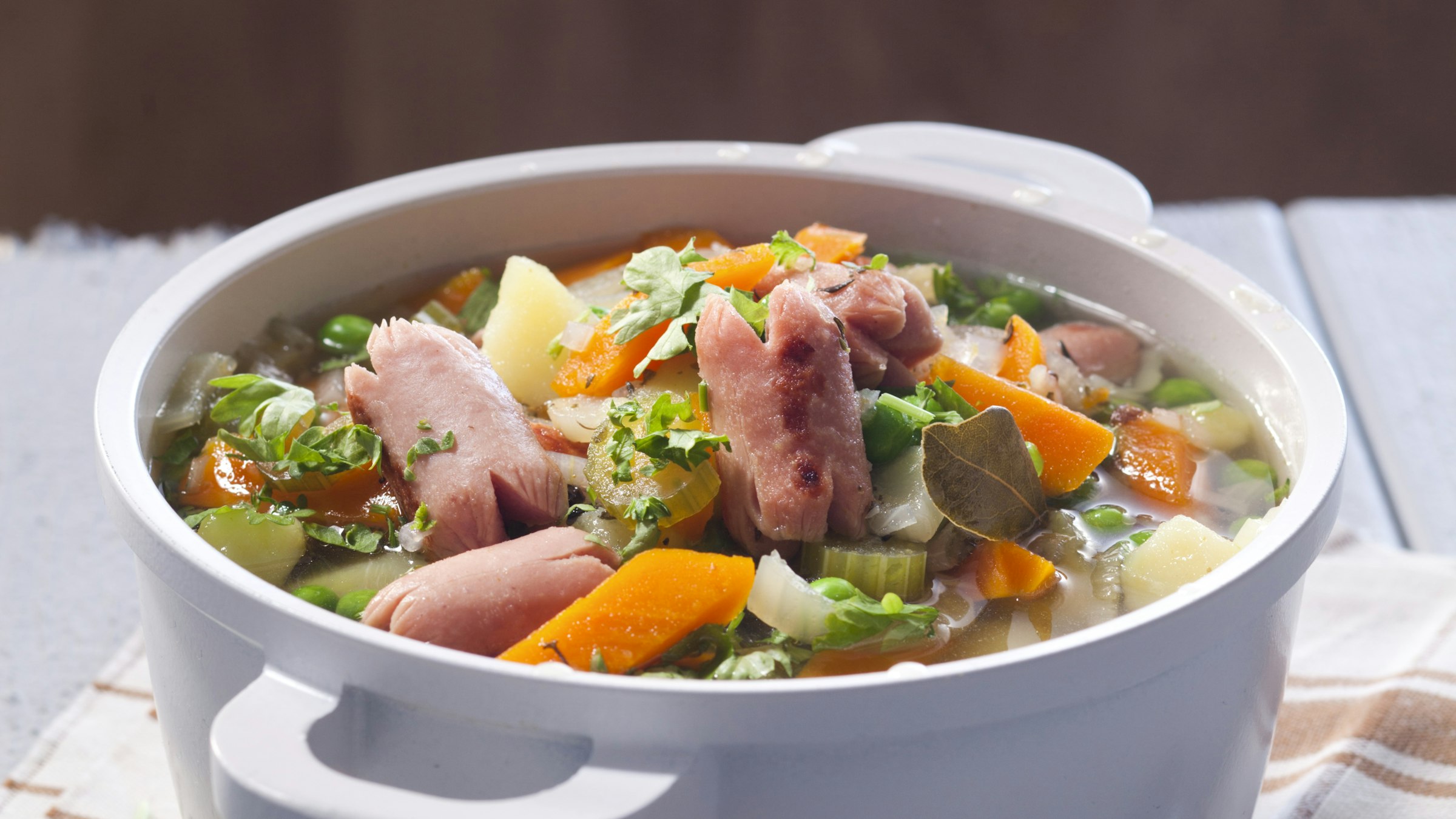 Kasvis-nakkikeitto | Pääruoat | Reseptit – K-Ruoka