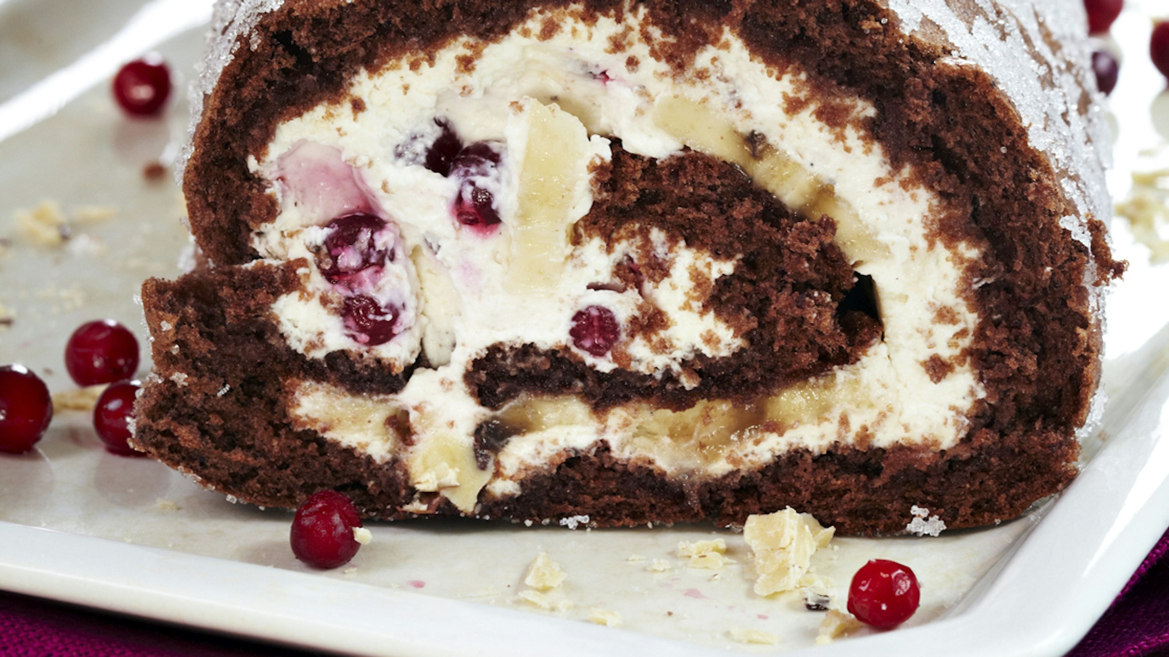 Banaani-valkosuklaakääretorttu | Sesonki | Reseptit | K-Ruoka