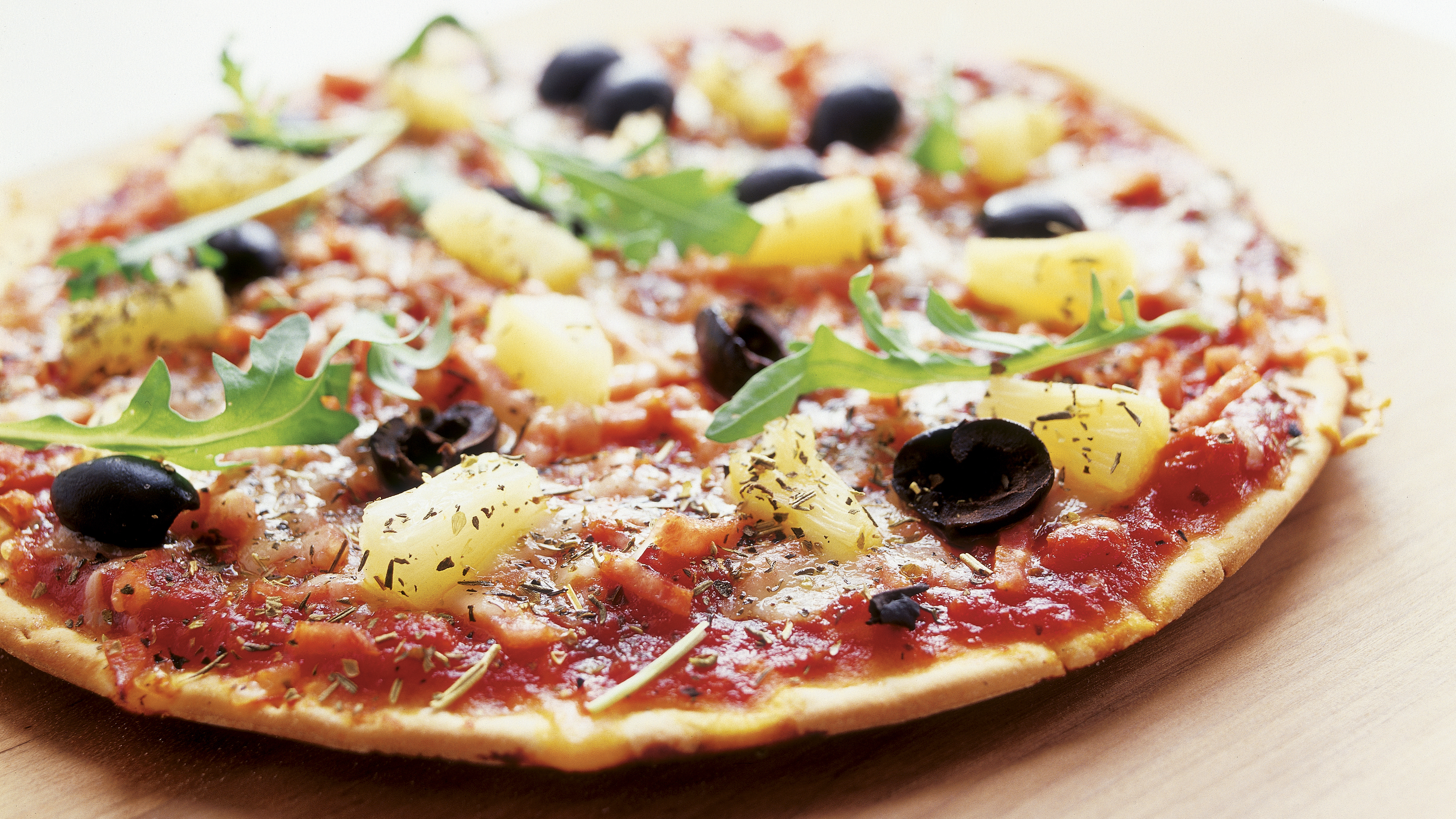 Kinkku-ananaspizzat | Reseptit | K-Ruoka