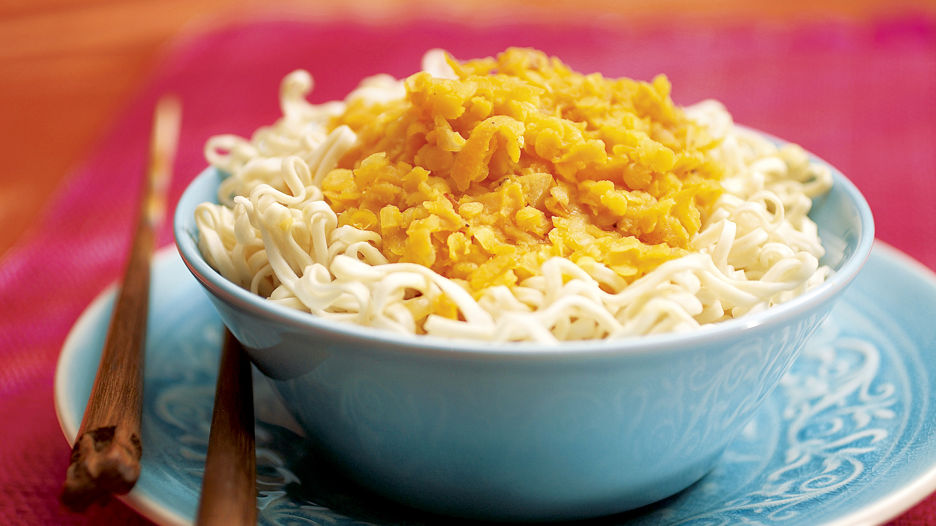 Linssi-porkkanakastike ja nuudelit | Reseptit | K-Ruoka