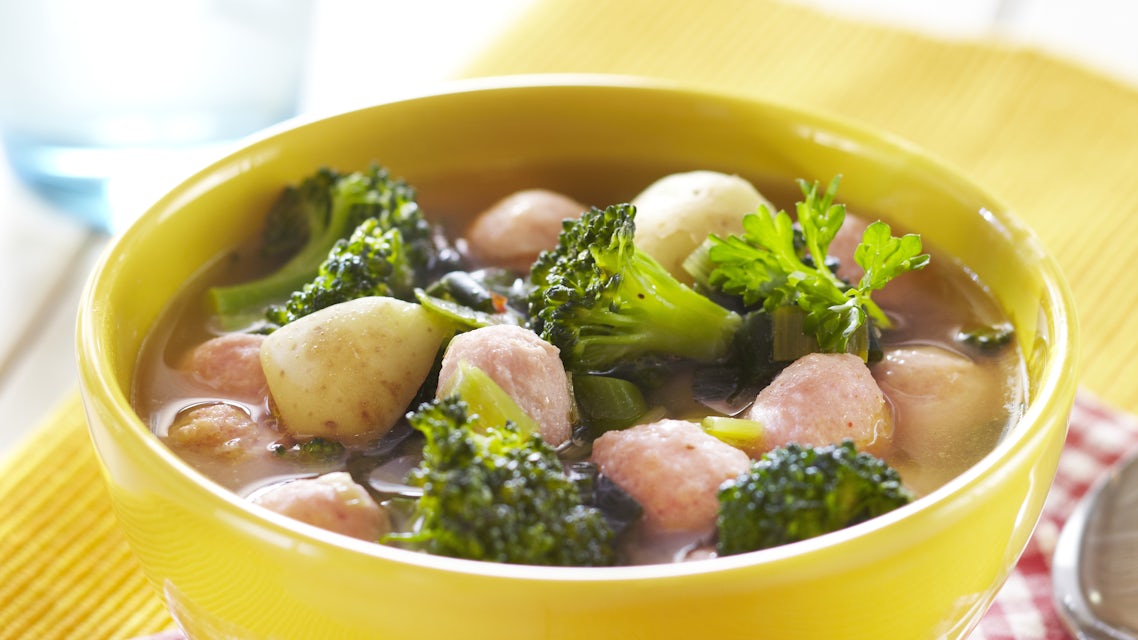 Parsakaali-siskonmakkarakeitto | Pääruoat | Reseptit – K-Ruoka